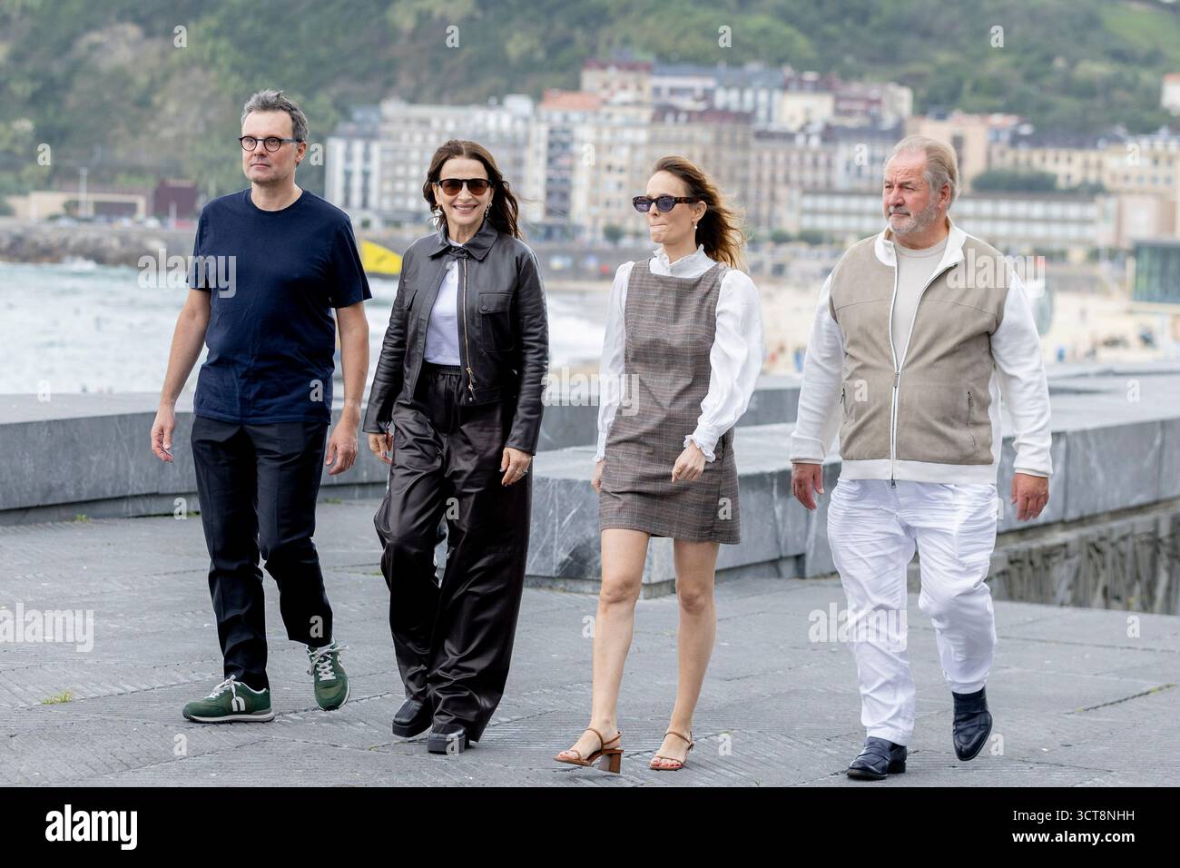 Juliette binoche solene leger hi-res stock photography and images - Alamy