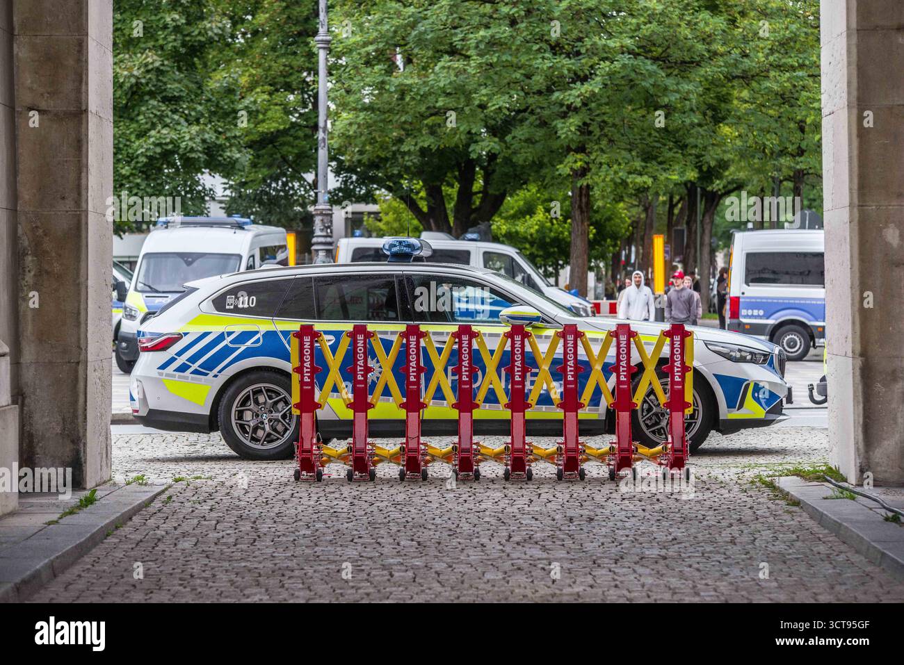 October 2025 munich germany city hi-res stock photography and images ...