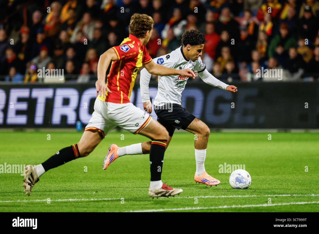 DEVENTER - Evert Linthorst of Go Ahead Eagles, Sami Ouaissa of NEC ...