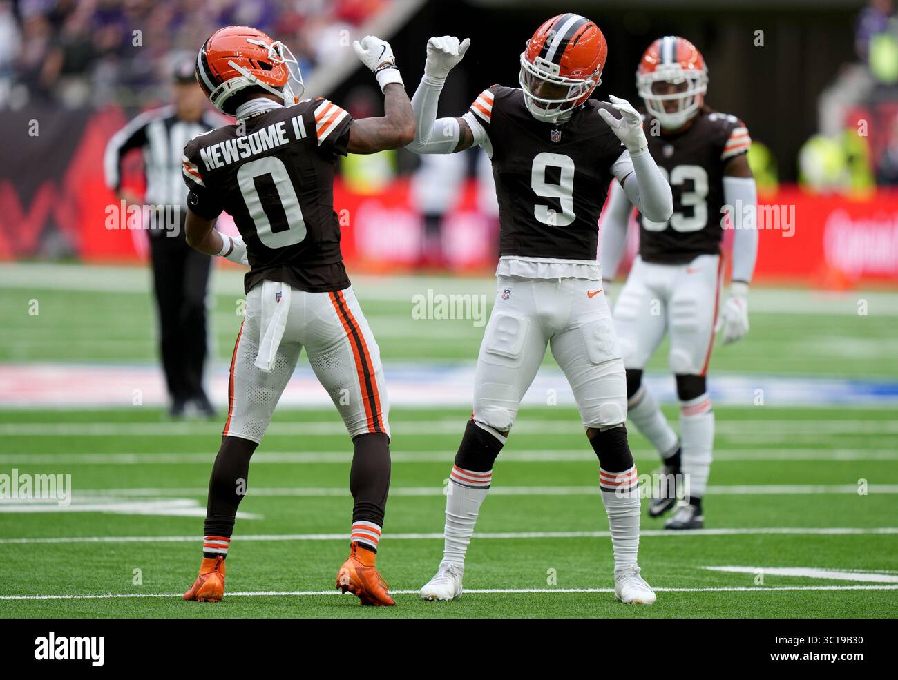 Cleveland Browns' Grant Delpit and Greg Newsome II celebrate during the ...