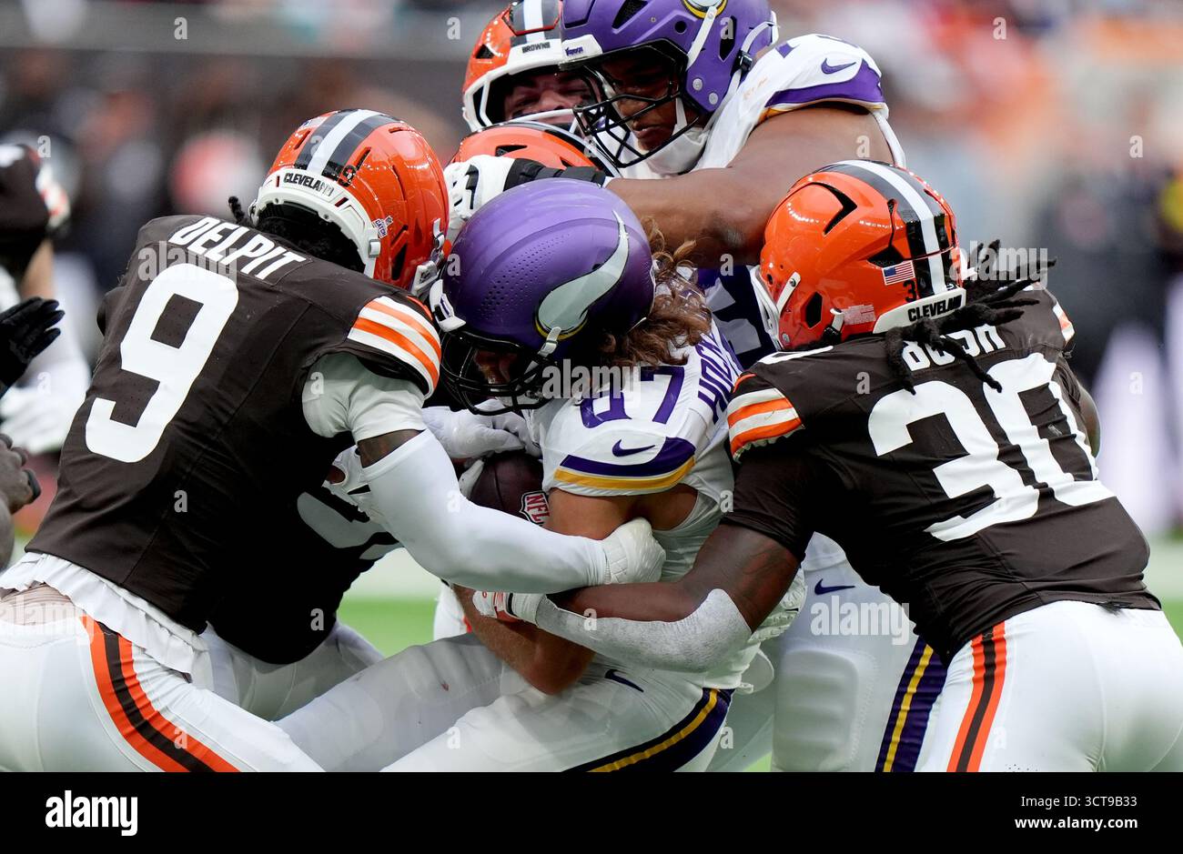 Devin bush 2025 hi-res stock photography and images - Alamy
