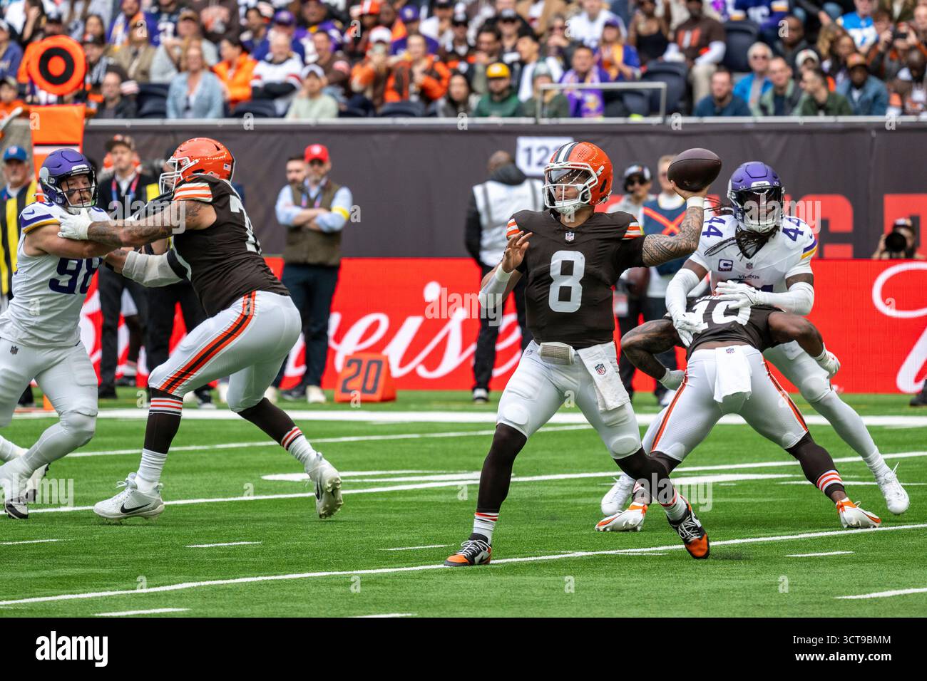 London, UK. 5 October 2025. Dillon Gabriel, Browns Quarterback, passes ...