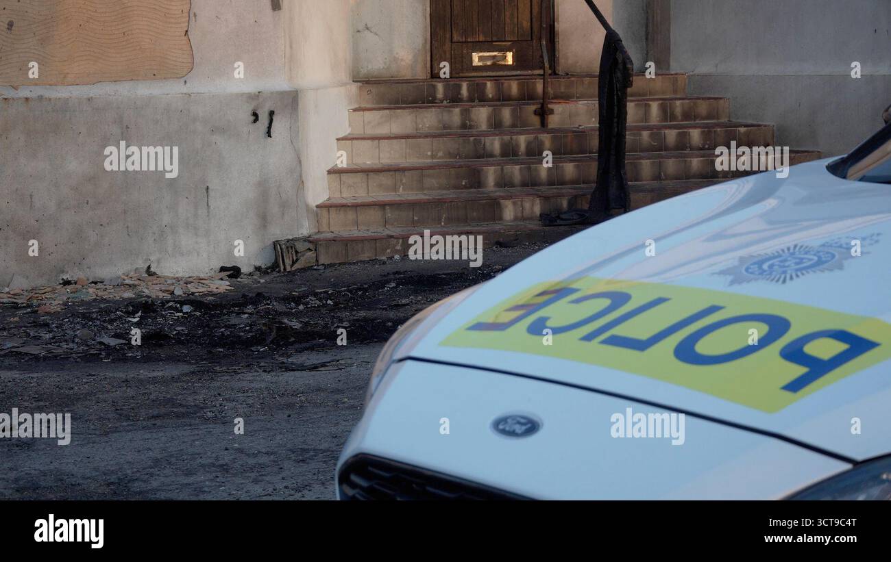 Damage outside the front entrance of the mosque in Phyllis Avenue ...
