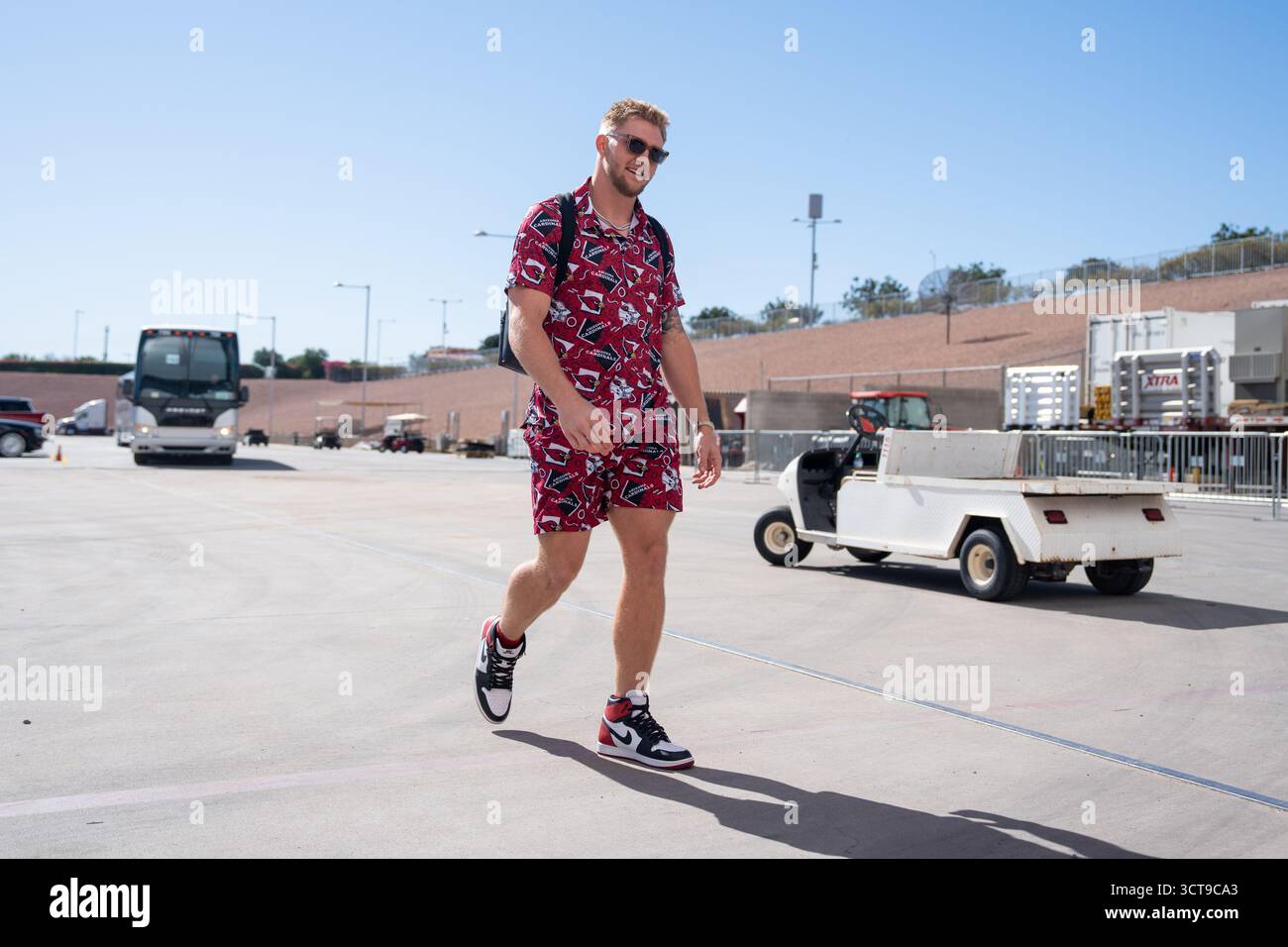 Arizona Cardinals tight end Trey McBride (85) arrives to State Farm ...