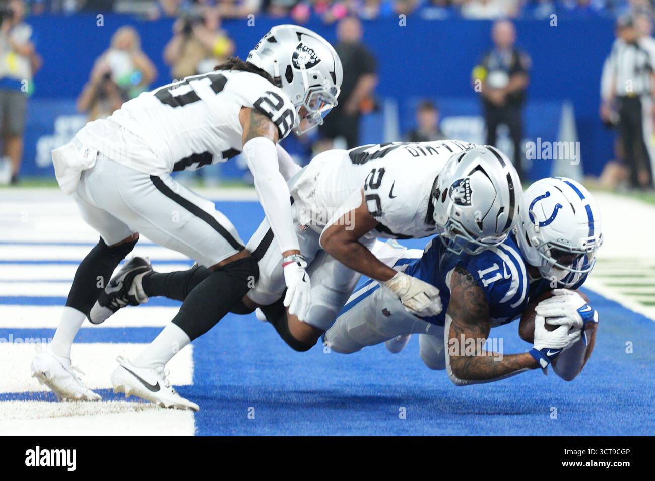 Indianapolis Colts wide receiver Michael Pittman (11) makes a touchdown ...