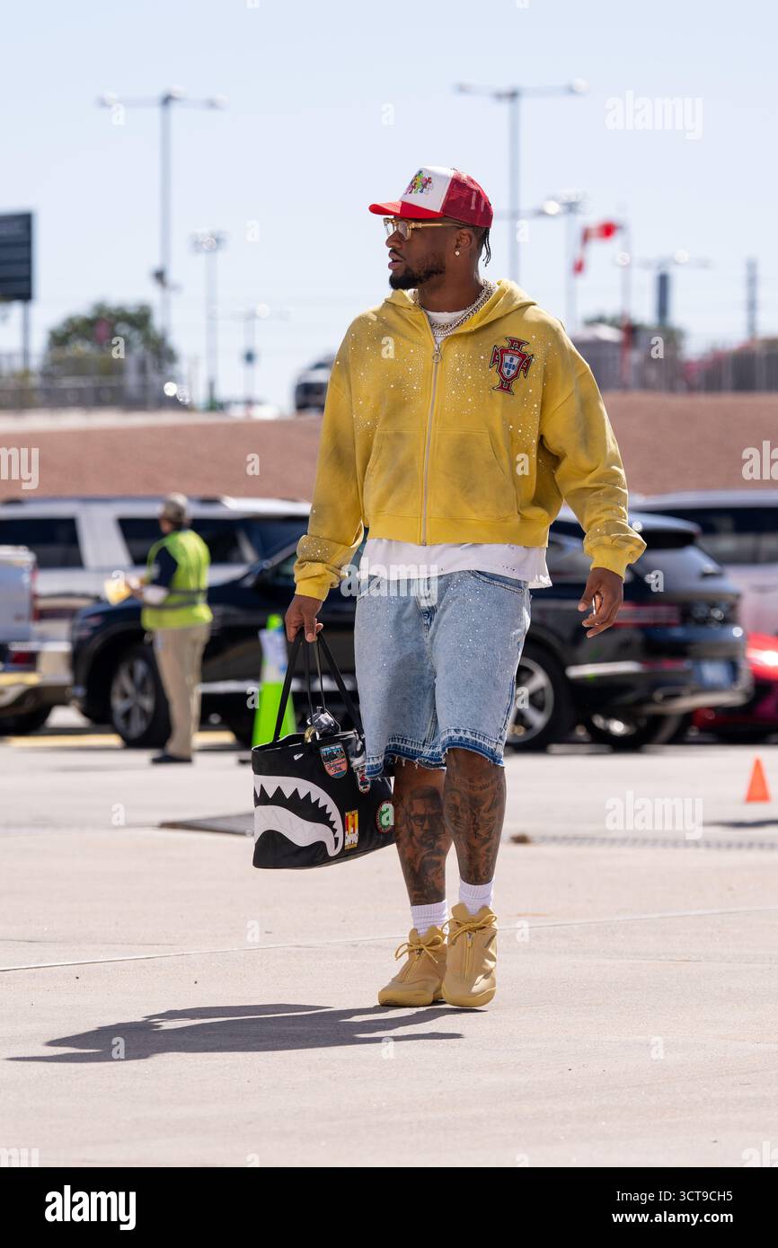 Arizona Cardinals linebacker Mack Wilson arrives to State Farm Stadium ...