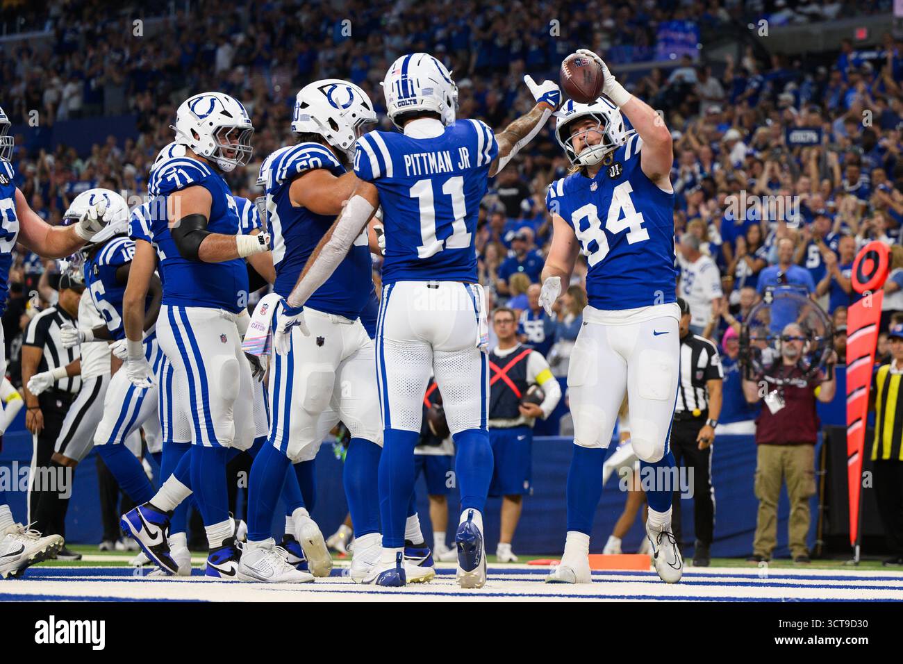 Indianapolis Colts tight end Tyler Warren (84) celebrates a touchdown ...