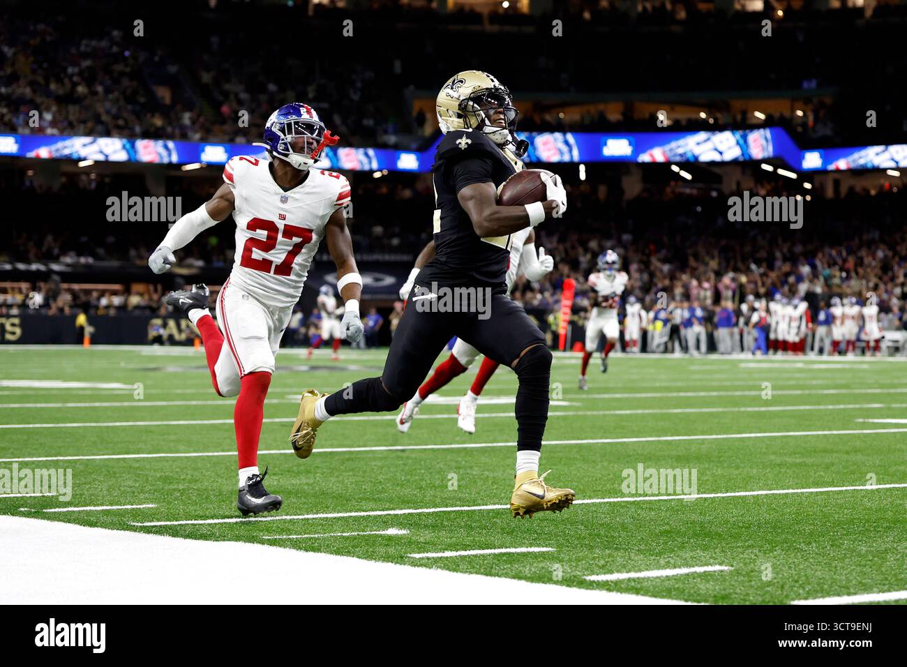 New Orleans Saints wide receiver Rashid Shaheed (22) runs the ball past ...