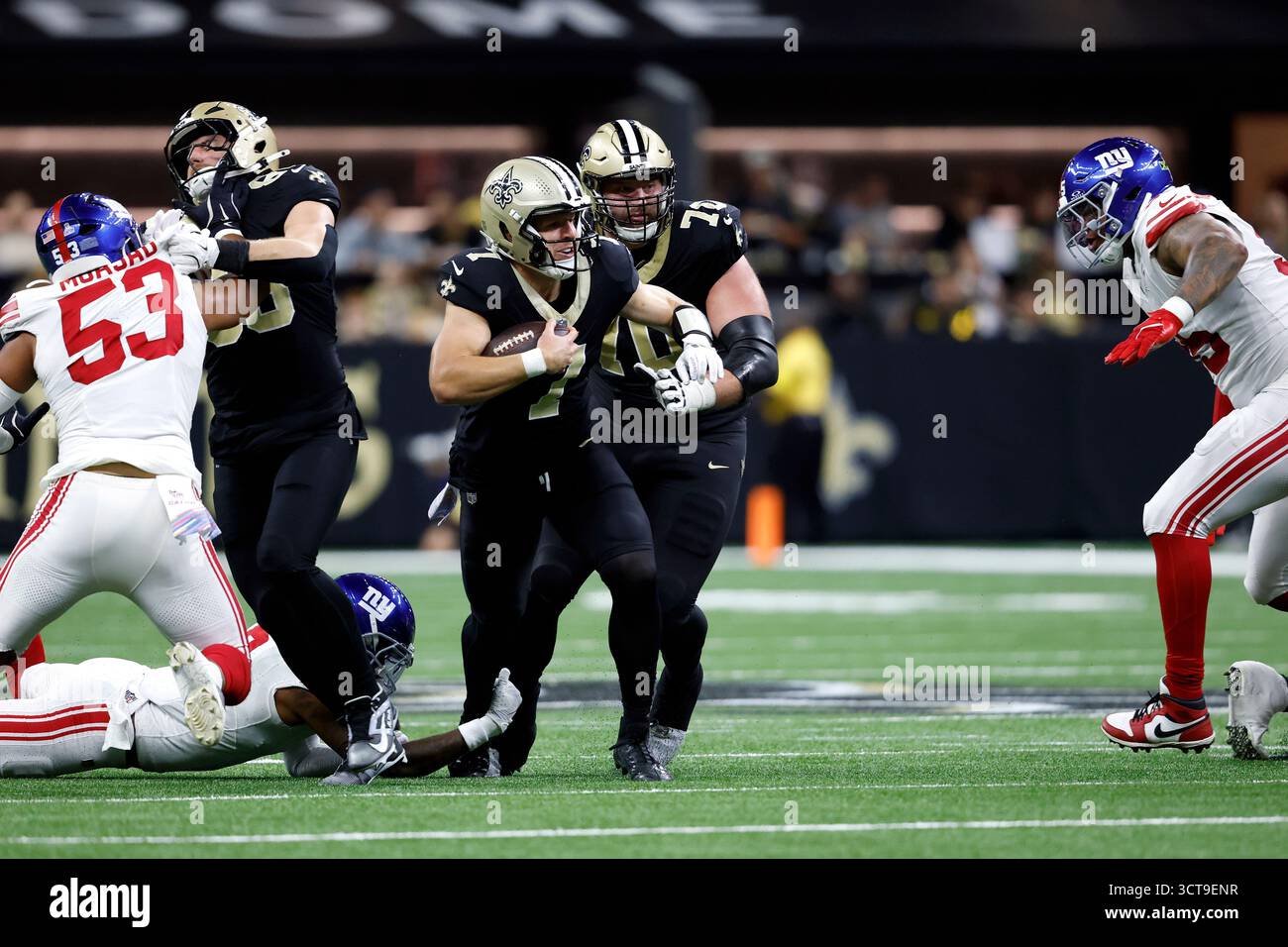New Orleans Saints tight end Taysom Hill (7) runs the ball during an ...