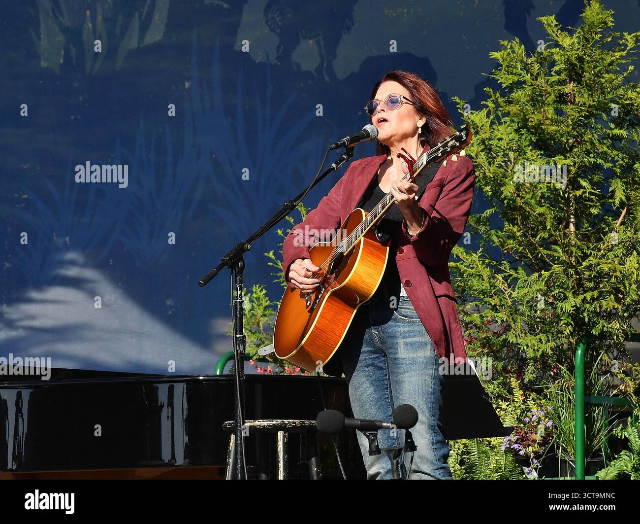 San Francisco, USA. 04th Oct, 2025. Rosanne Cash performs during day 2 ...