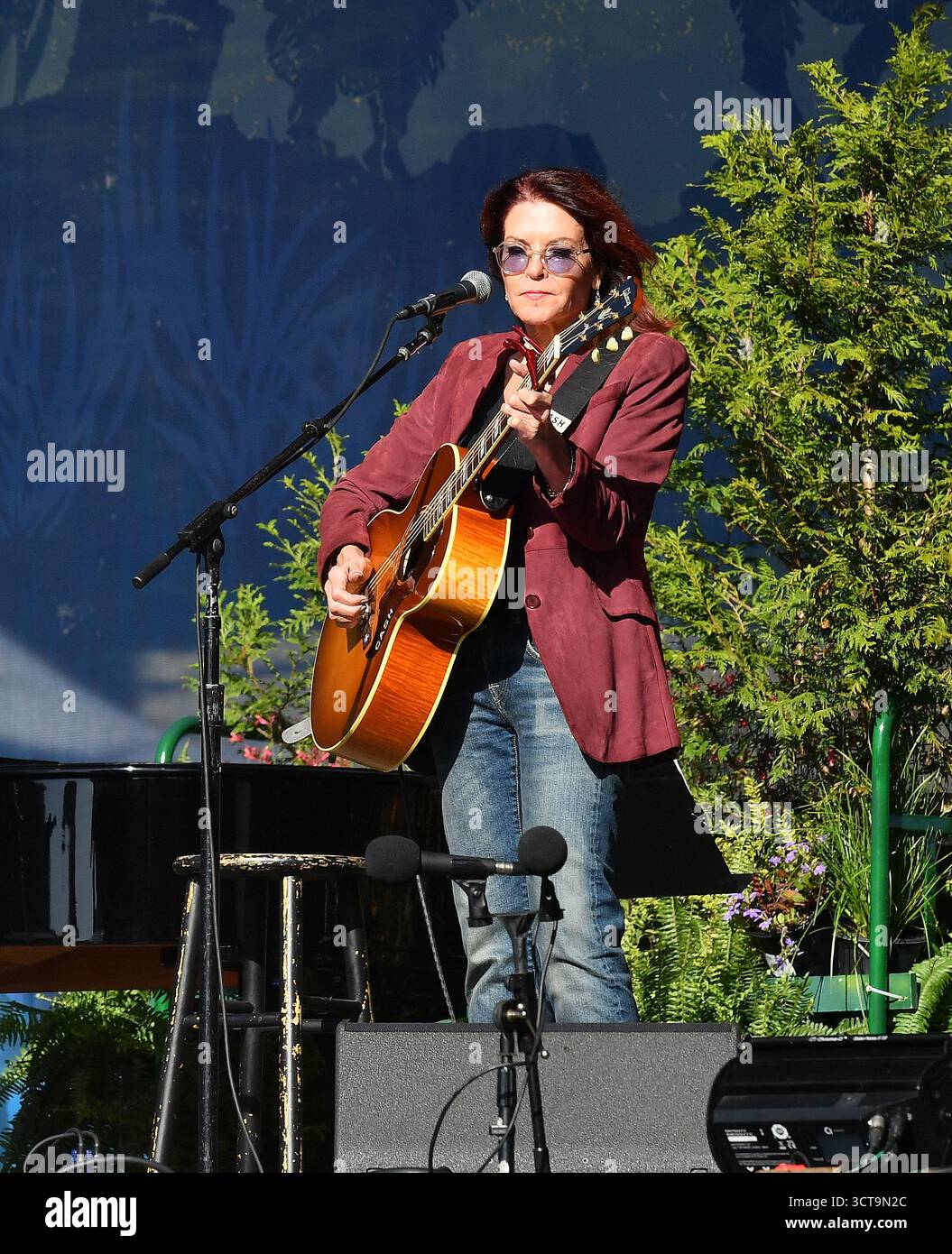 San Francisco, USA. 04th Oct, 2025. Rosanne Cash performs during day 2 ...