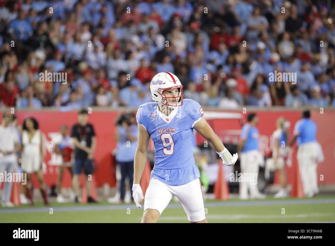 Houston tight end Tanner Koziol during an NCAA football game against ...