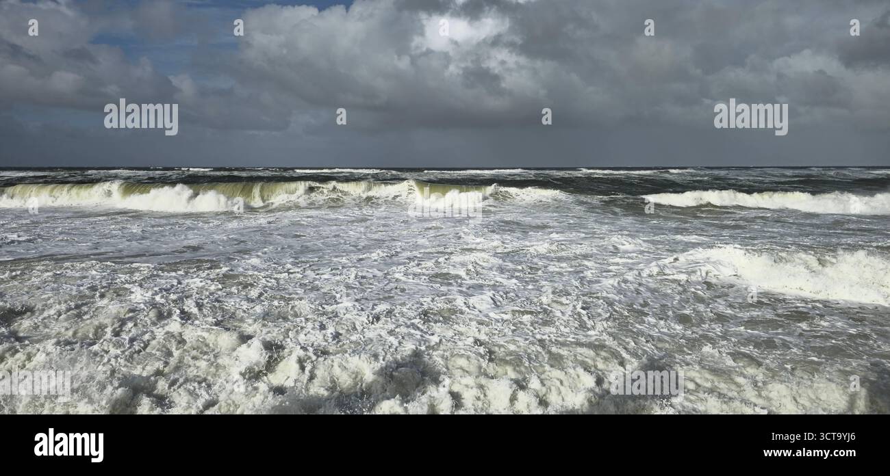 Sturmflut auf Sylt 05.10.25: Sturmflut auf der Nordseeinsel Sylt ...