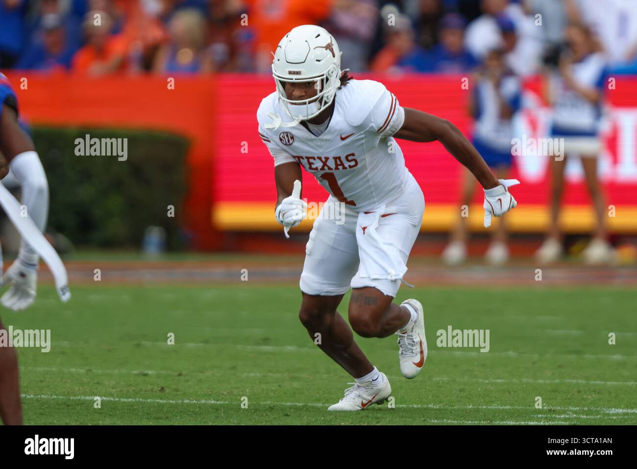 Texas wide receiver Ryan Wingo (1) in action during an NCAA football ...