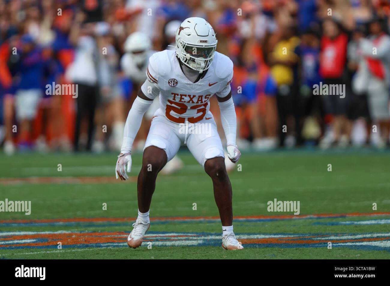 Texas defensive back Jordon Johnson-Rubell (23) in kick-off coverage ...