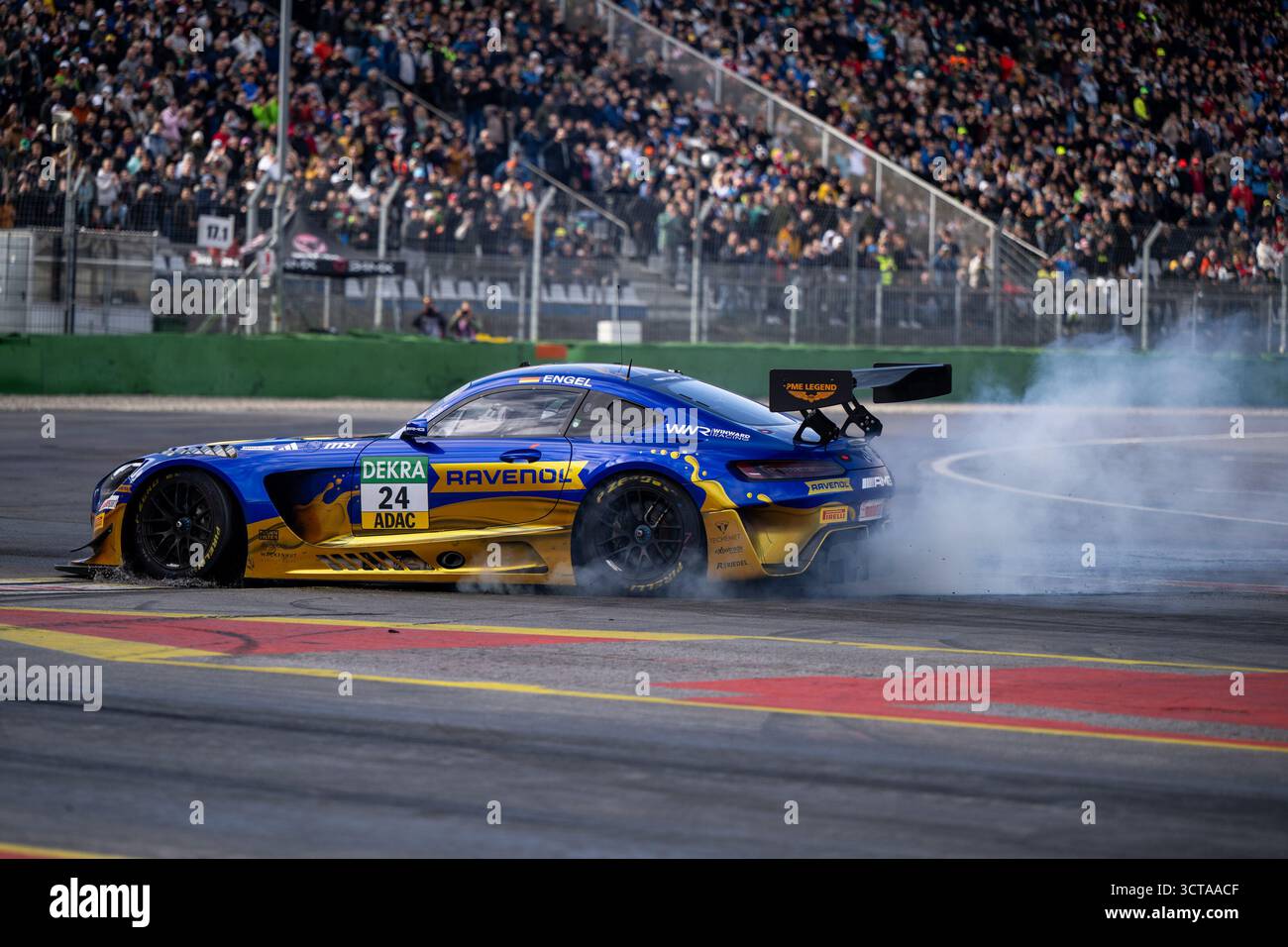 Maro Engel (Deutschland, Winward Racing, Mercedes-AMG GT3, #24) macht ...