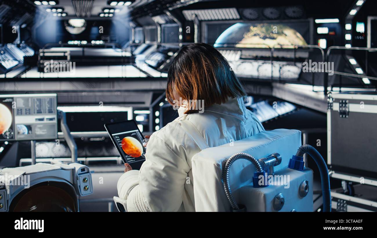 Astronaut navigates to red planet, doing human expansion in space to ...