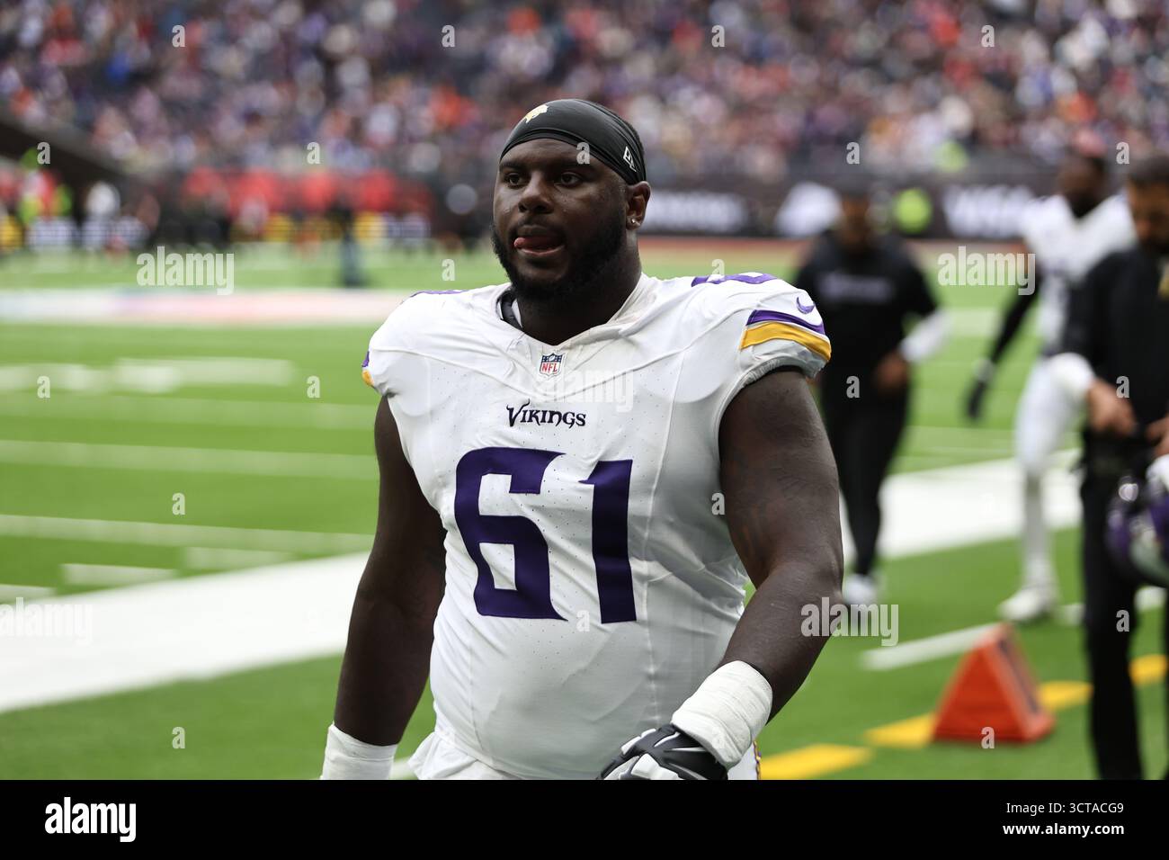 London, Uk, UK. 5th Oct, 2025. Minnesota Vikings defensive line Jalen ...