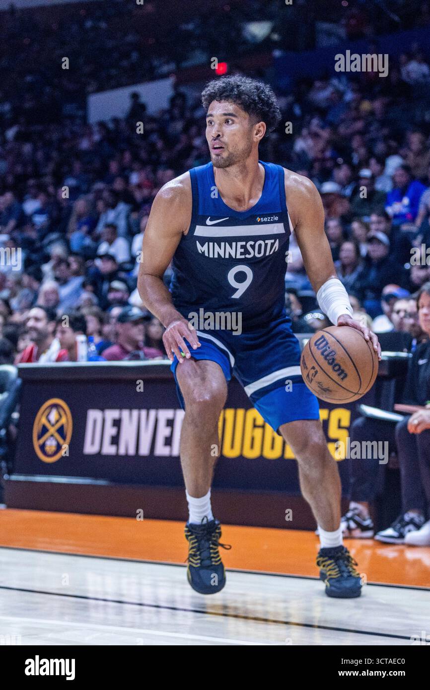 Minnesota Timberwolves guard Johnny Juzang (9) dribbles during the ...