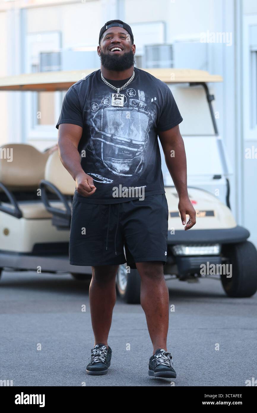 Buffalo Bills defensive tackle Ed Oliver (91) arrives at the stadium ...