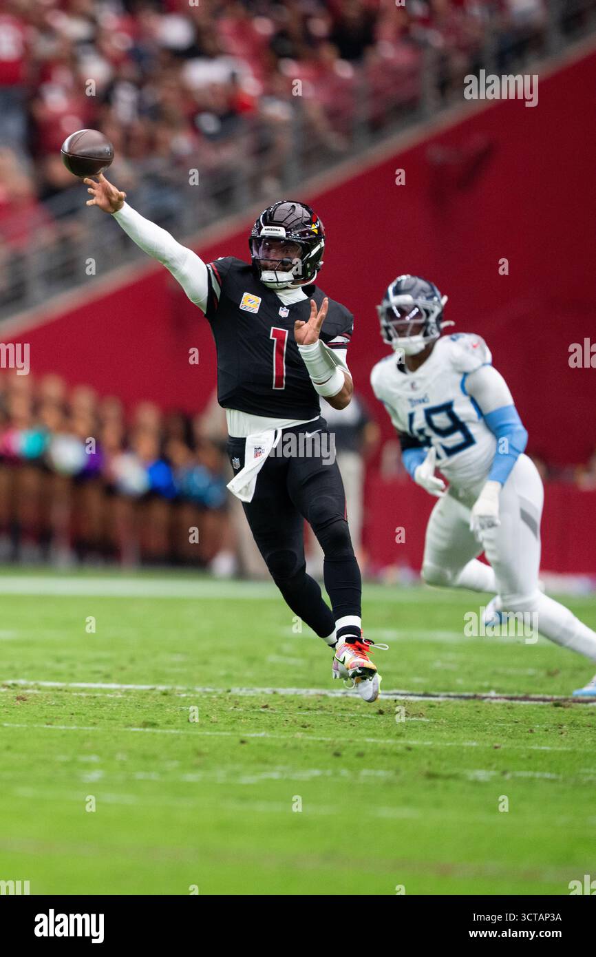 Arizona Cardinals quarterback Kyler Murray (1) throws the ball in an ...