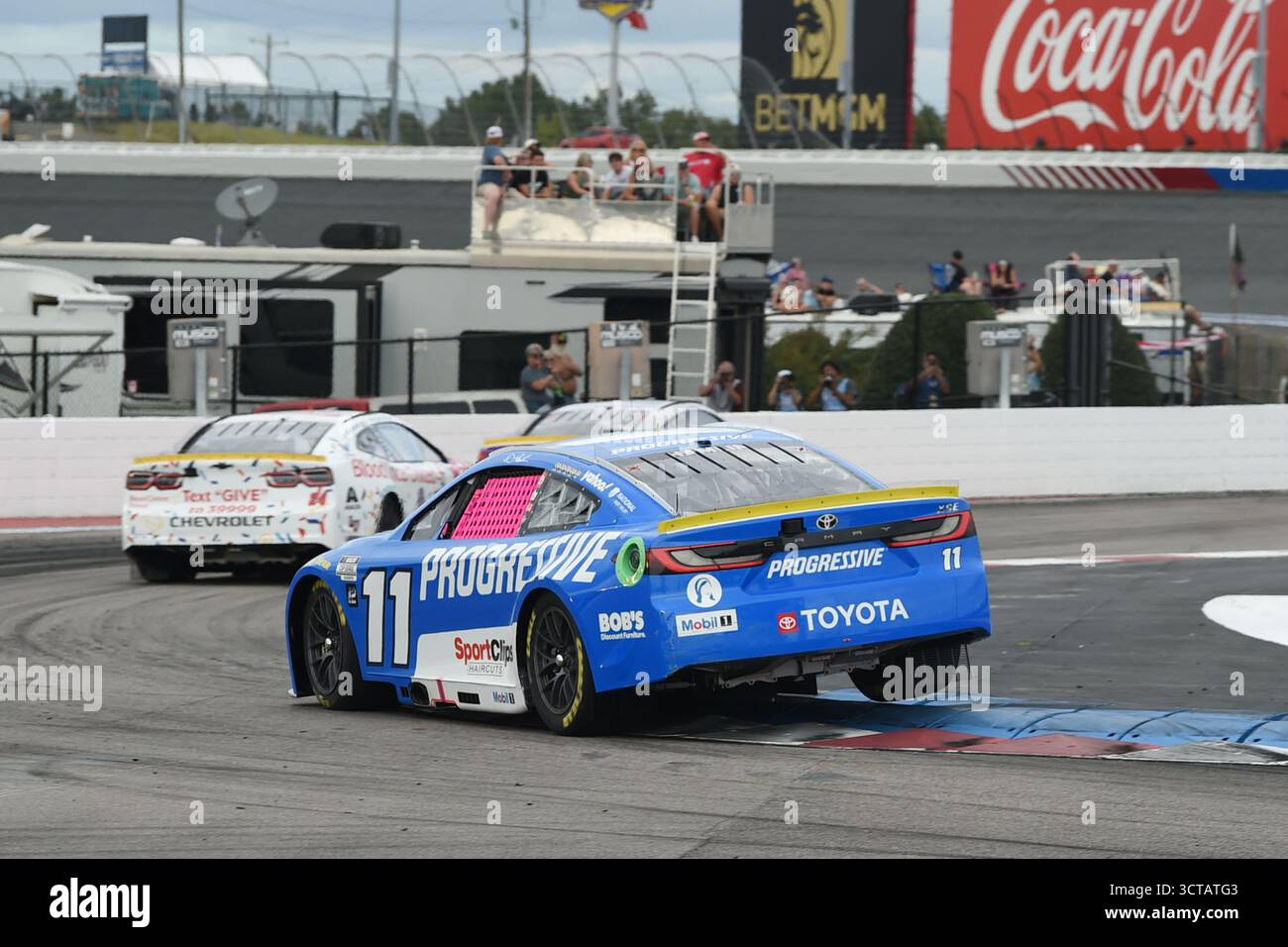 CHARLOTTE, NC - OCTOBER 05: Denny Hamlin (#11 Joe Gibbs Racing ...