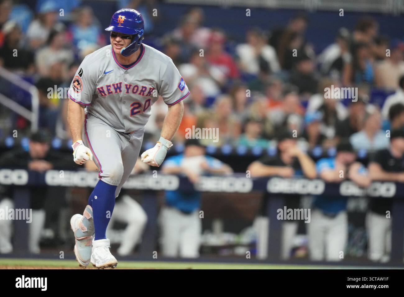 New York Mets' Pete Alonso runs after hitting a double during a ...