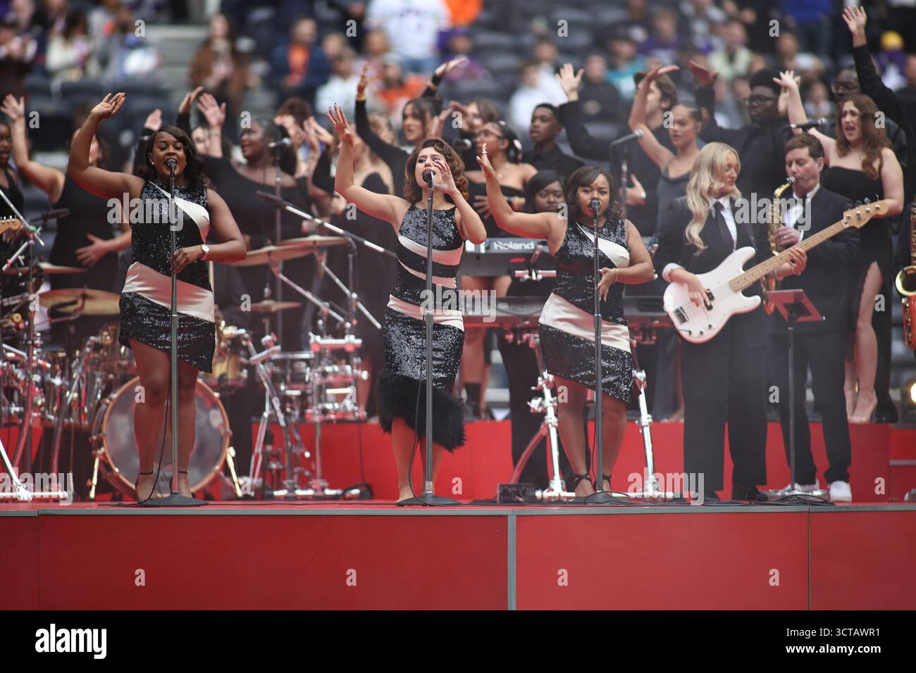 LONDON,UK - OCTOBER 5: British singer Raye performs during the half ...