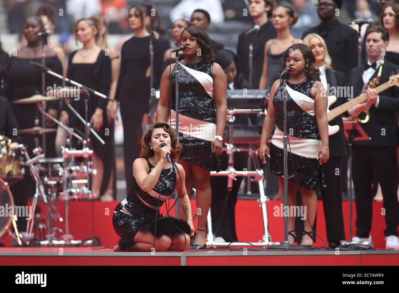 LONDON,UK - OCTOBER 5: British singer Raye performs during the half ...