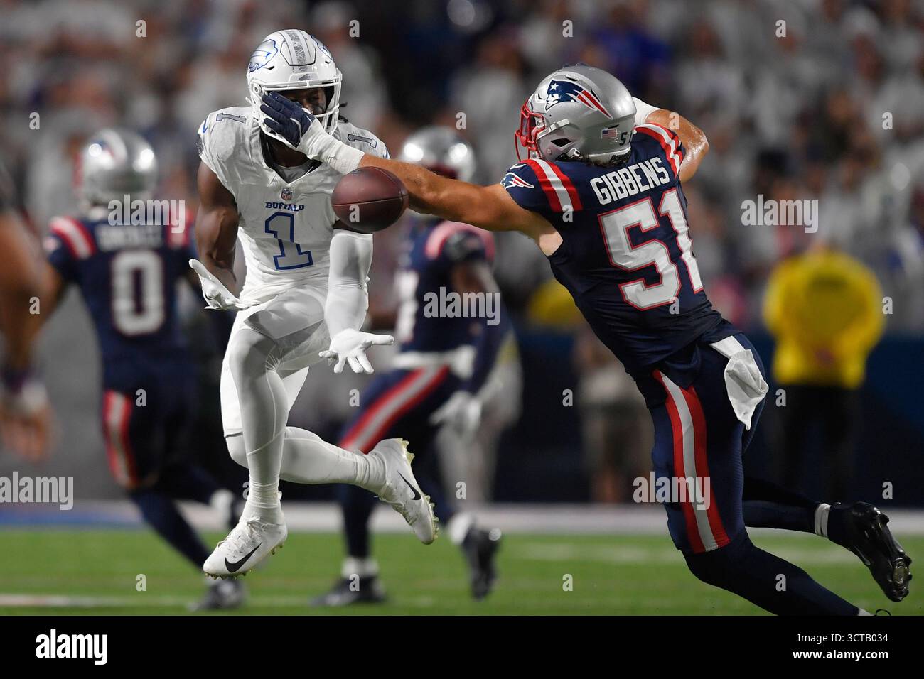 Buffalo Bills wide receiver Curtis Samuel (1) makes a catch in front of ...