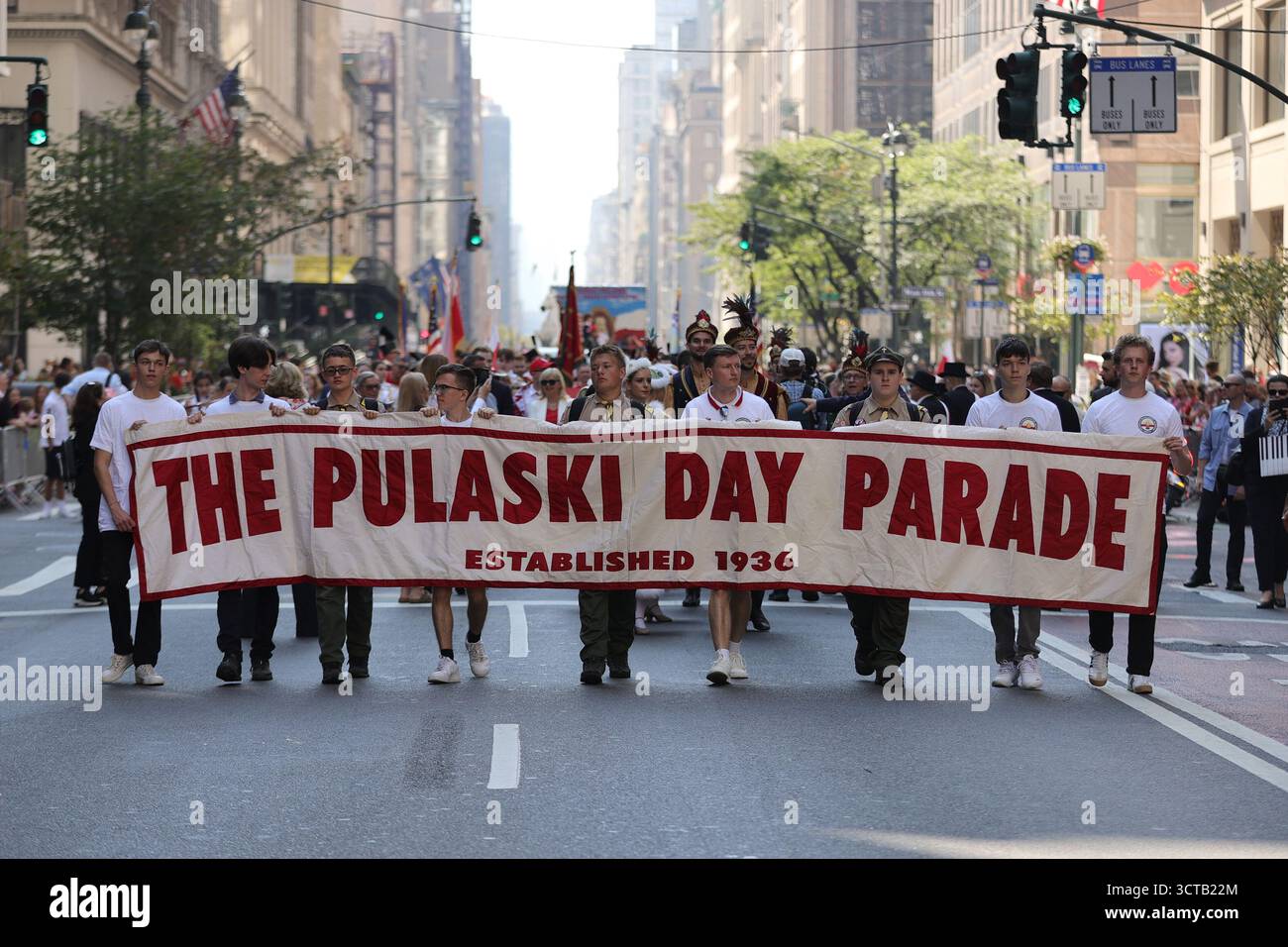 NEW YORK, NEW YORK OCTOBER 05: Polish Americans march along Fifth ...