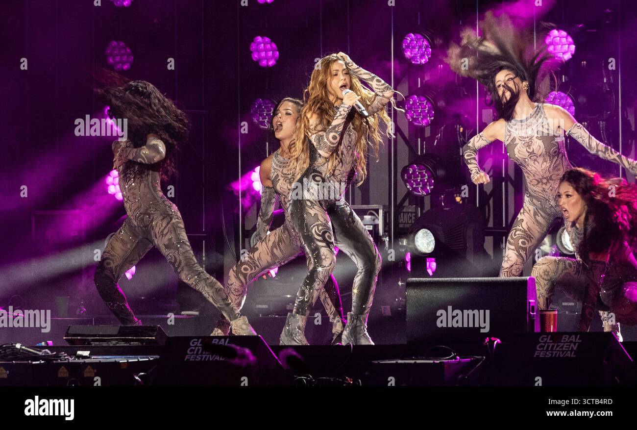Shakira performs on stage during 2025 Global Citizen Festival at ...