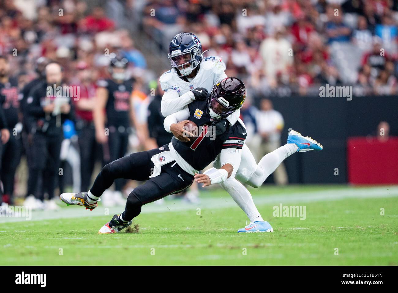 Tennessee Titans safety Amani Hooker (37) tackles Arizona Cardinals ...