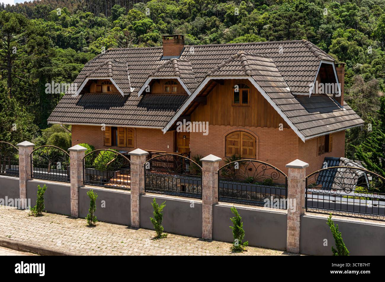 Serras de monte verde hi-res stock photography and images - Alamy