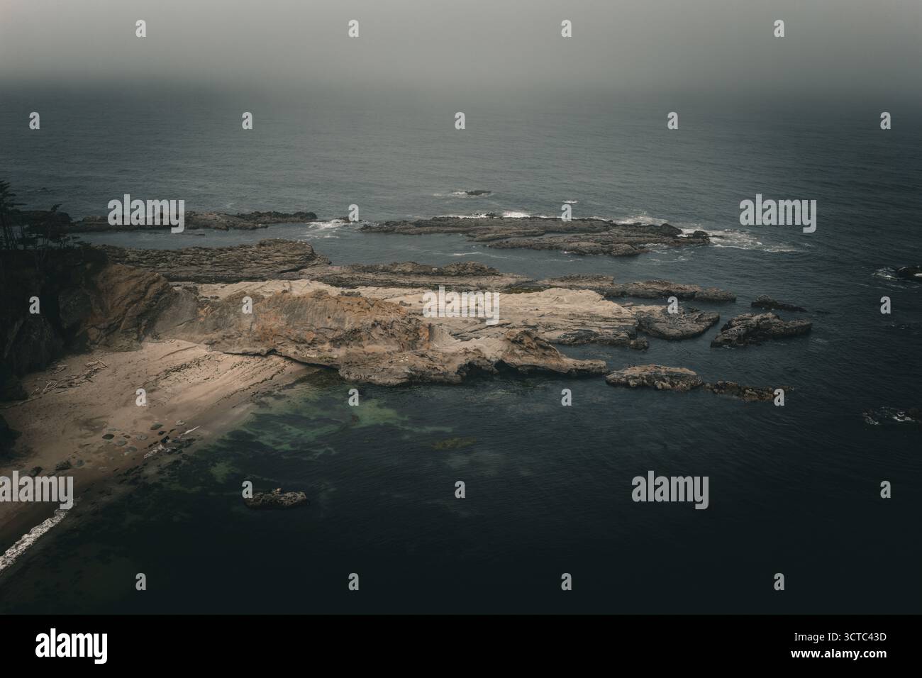 Dark heavy brooding atmospheric hi-res stock photography and images - Alamy