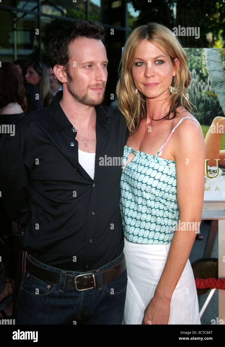 Jenna Elfman and husband Bodhi Elfman at the premiere of "Garden State ...