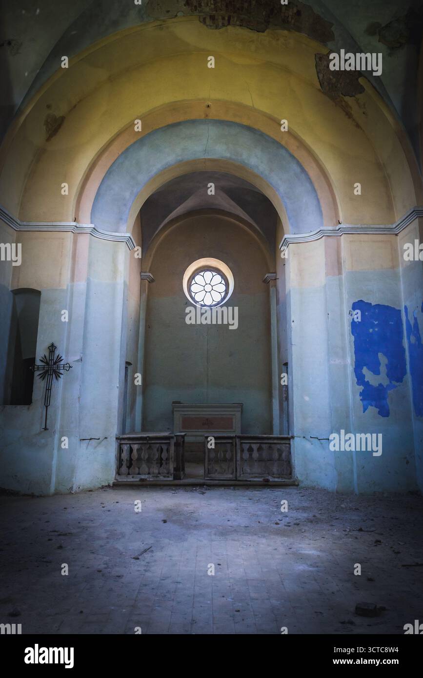 Nave ruined abandoned church hi-res stock photography and images - Alamy