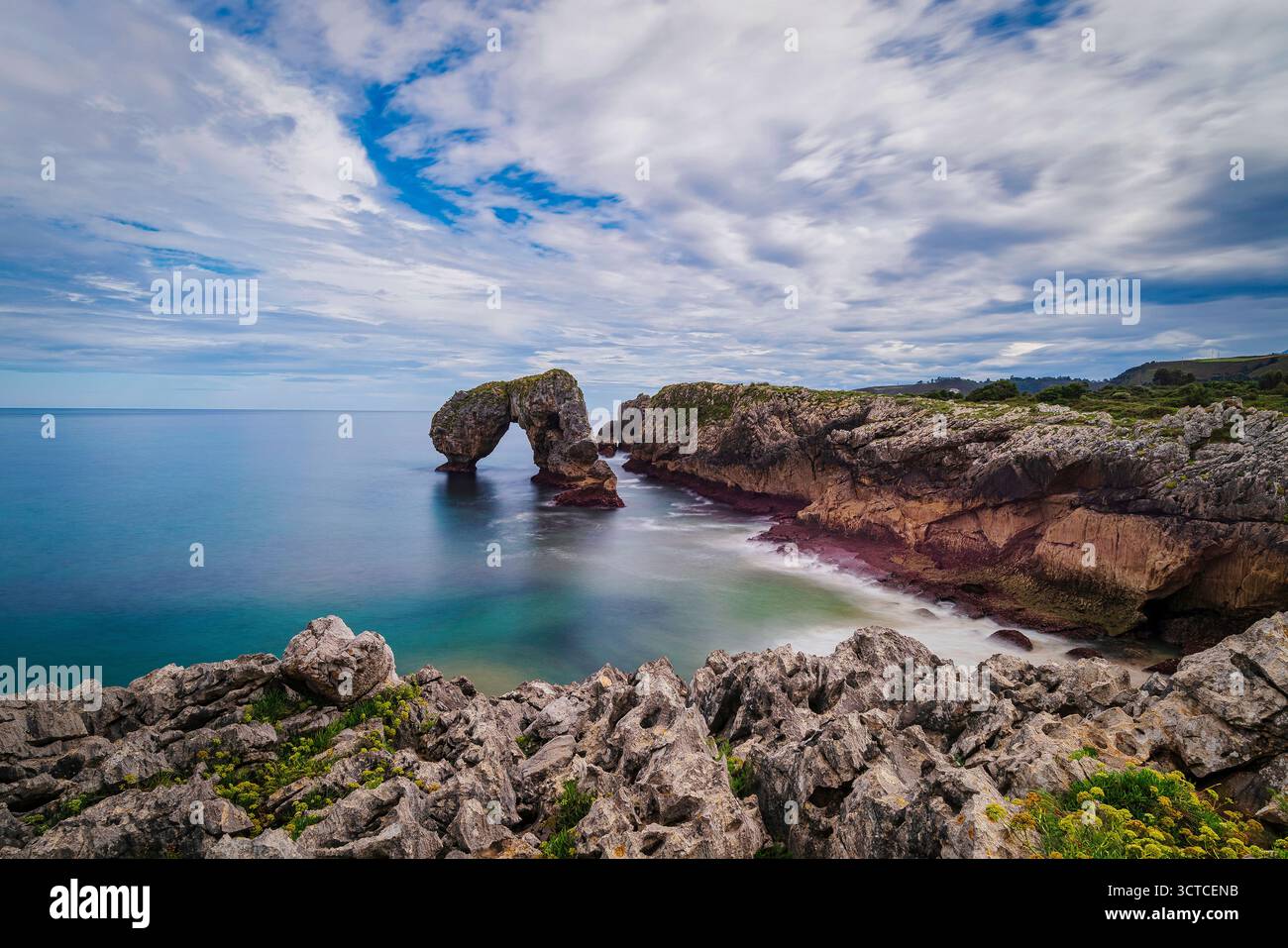 Coastal setting features hi-res stock photography and images - Alamy
