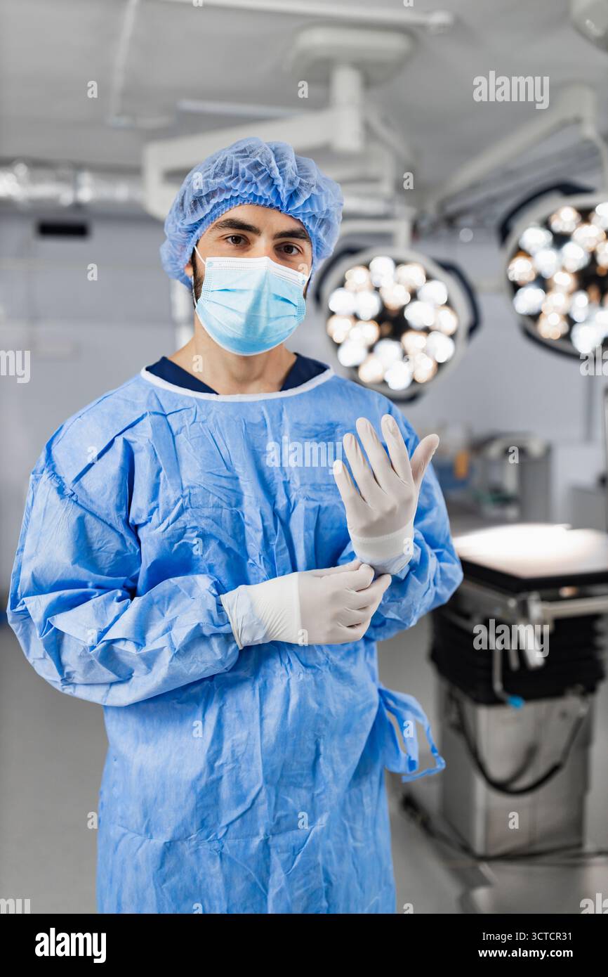 Surgeon in Operating Room Stock Photo - Alamy