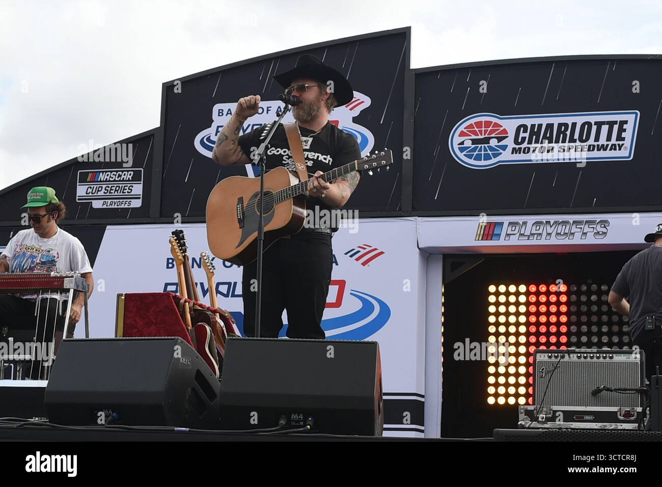 CHARLOTTE, NC - OCTOBER 05: Country music singer and song writer ERNEST ...