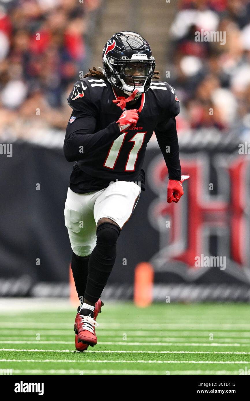 Houston Texans cornerback Tremon Smith (11) runs down field on a punt ...