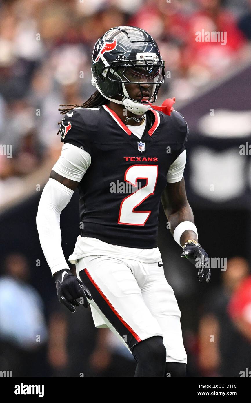 Houston Texans safety Calen Bullock (2) defends in coverage against the ...