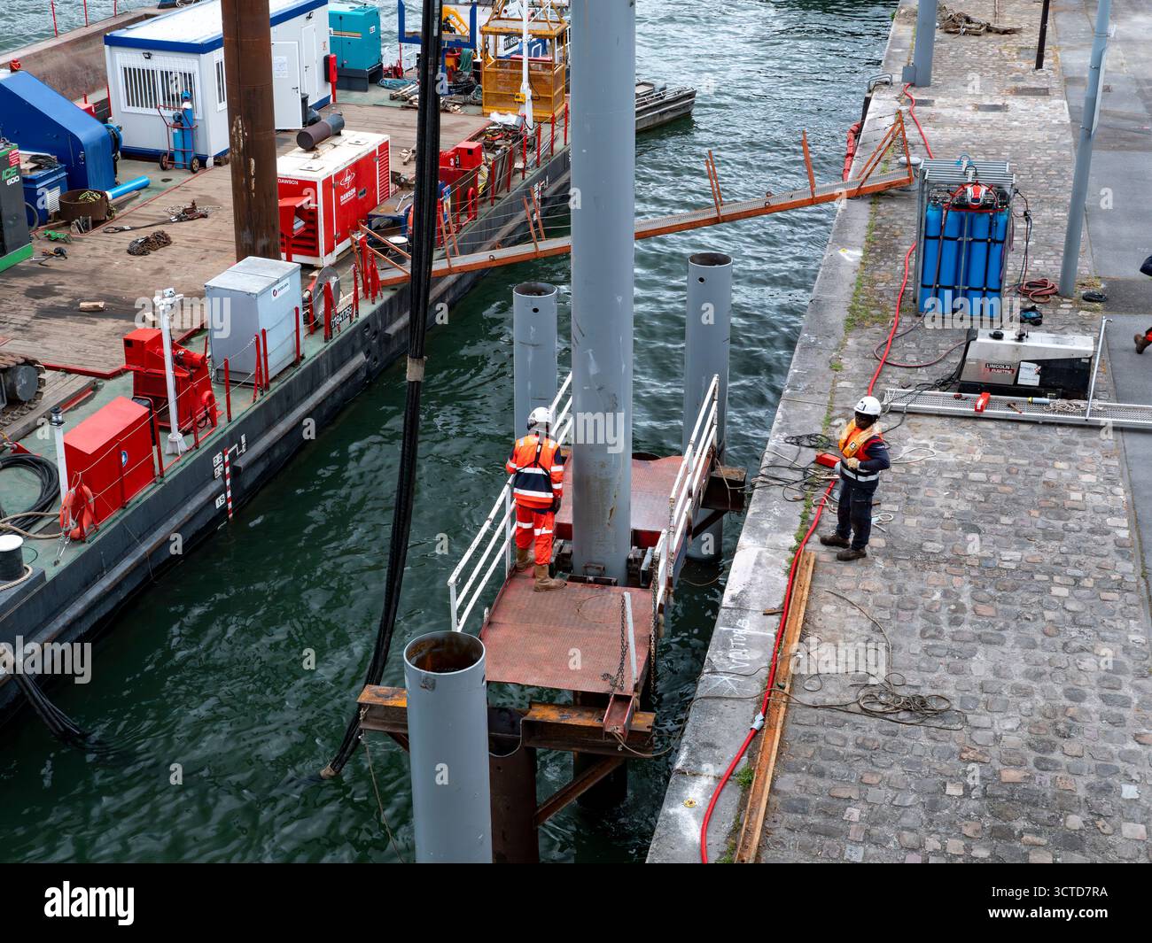 Paris france construction crew hi-res stock photography and images - Alamy
