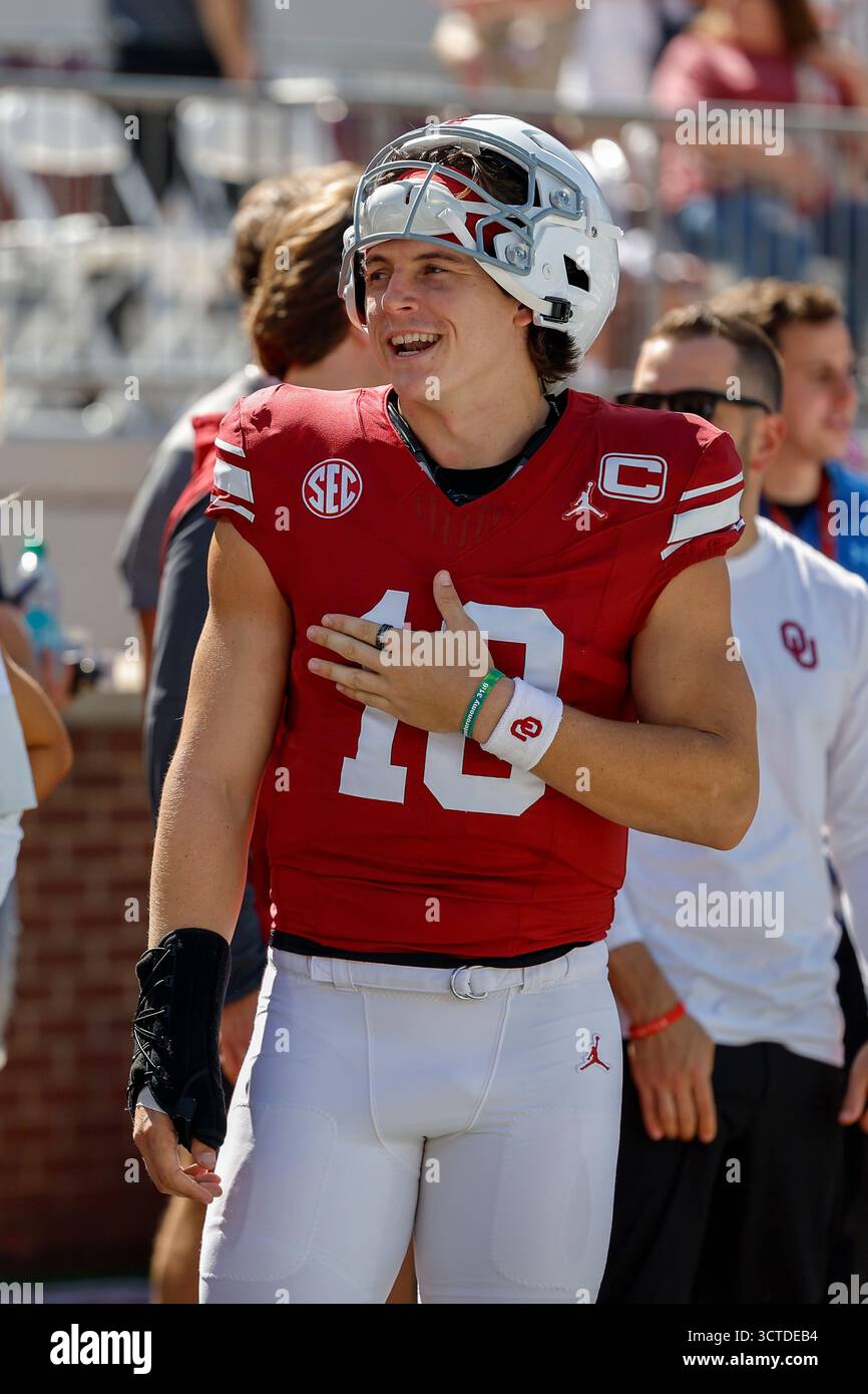 Oklahoma quarterback John Mateer (10) before the start of an NCAA ...