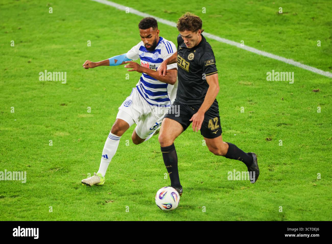03 October 2025, North Rhine-Westphalia, Duisburg: Soccer: 3rd division ...