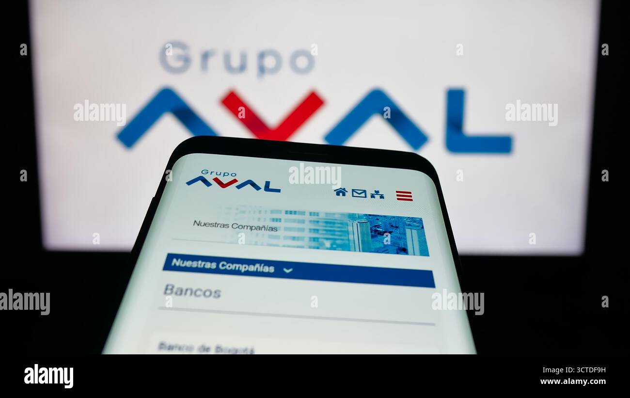 Grupo aval acciones y valores s a hi-res stock photography and images ...