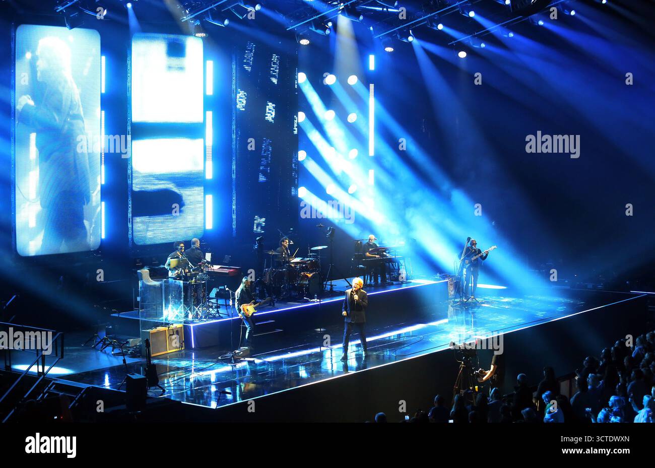 October 6, 2025, Sheffield, England, United Kingdom: Simply Red ...