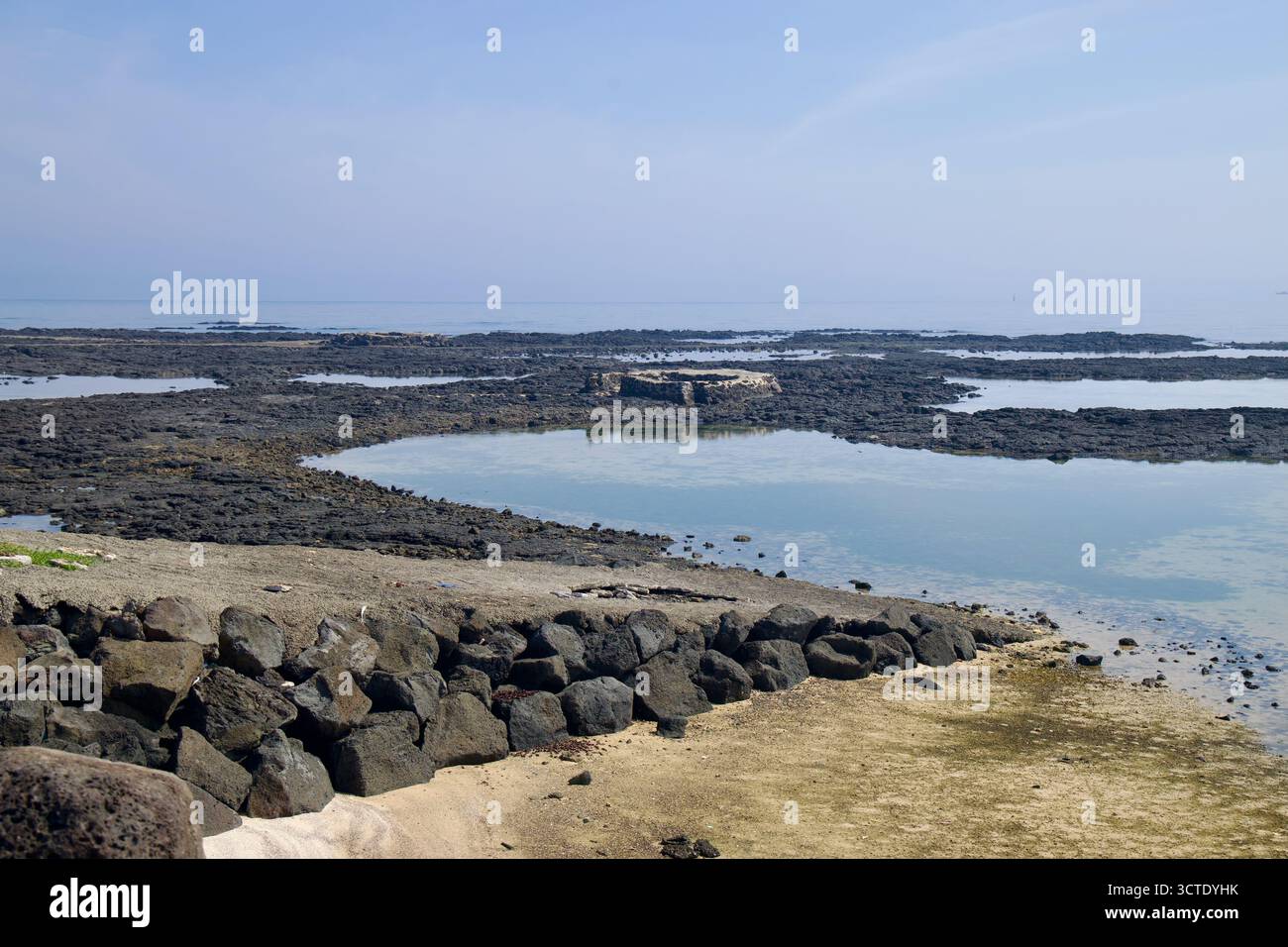 Geoseunmul spring hi-res stock photography and images - Alamy