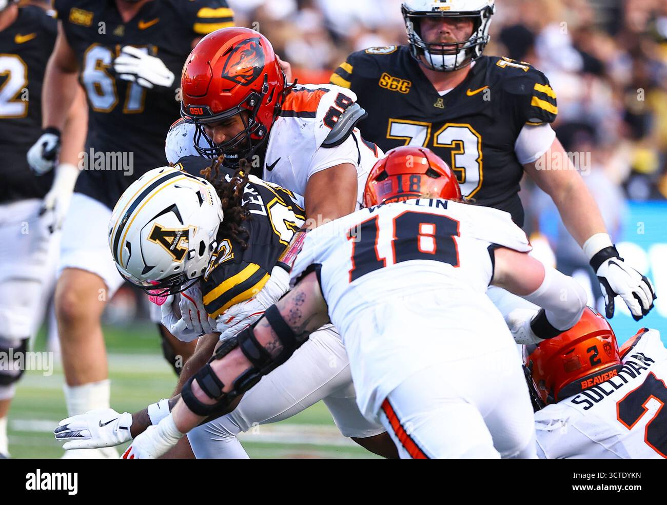 October 4, 2025: Oregon State defensive lineman Thomas Collins (98 ...
