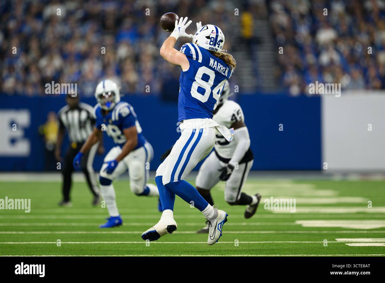 Indianapolis Colts tight end Tyler Warren (84) catches a pass during an ...
